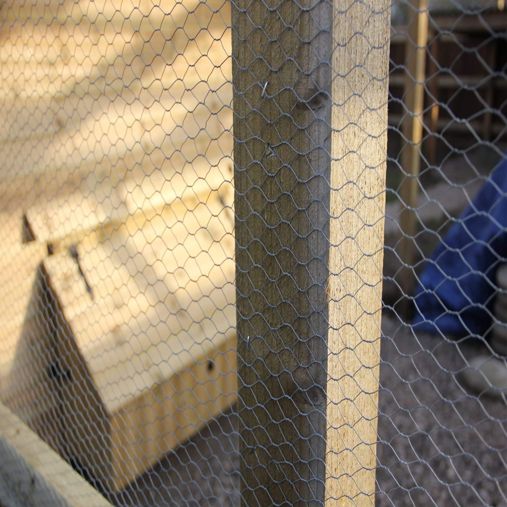 How to Fix Wire Mesh to Posts: A Comprehensive Guide - The Mesh Company